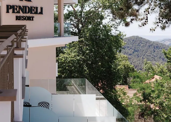 PENDELI RESORT, PLATRES